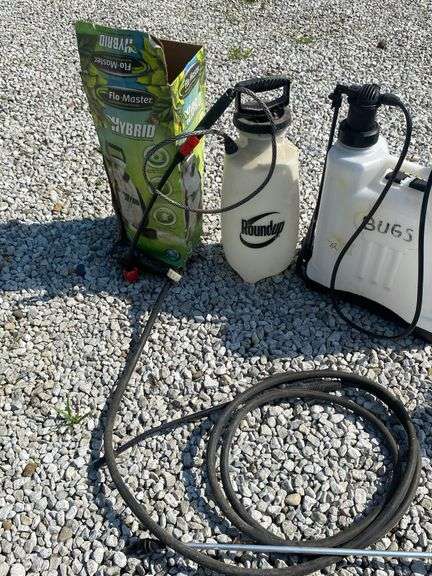 Assorted Garden and Bug Sprayers - Auction Ohio