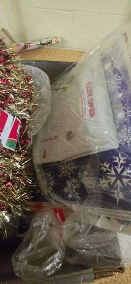 Xmas Decor - Auction Ohio