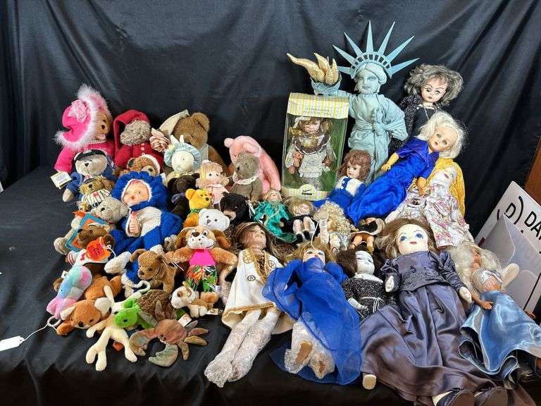 Dolls and Stuffies - Auction Ohio