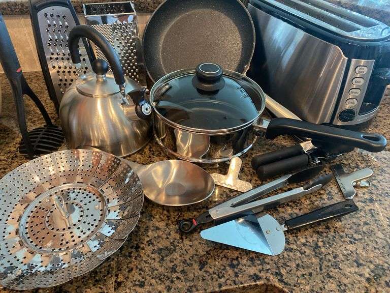 Black and silver starter kitchen items - Auction Ohio