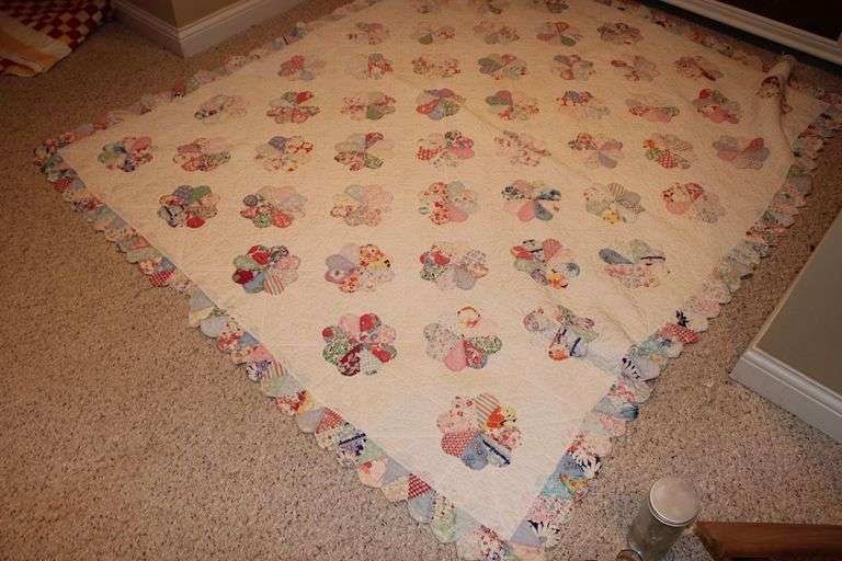 Calico Flowers Quilt - Auction Ohio