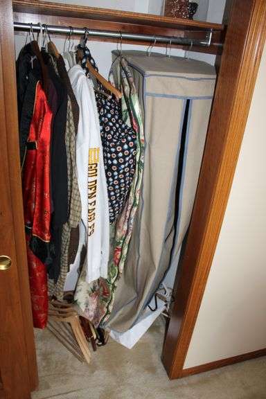 Mixed Closet Apparel - Auction Ohio