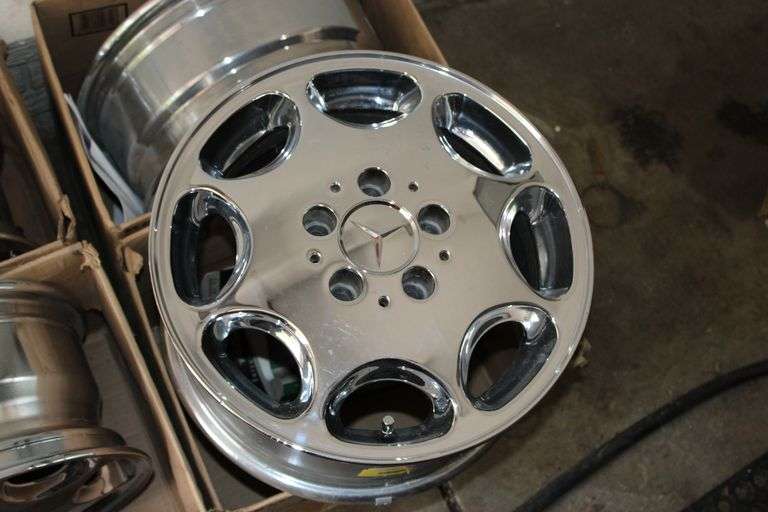 Mercedes Chrome Rims - Auction Ohio