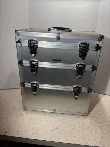Stackable Aluminum Cases - Auction Ohio
