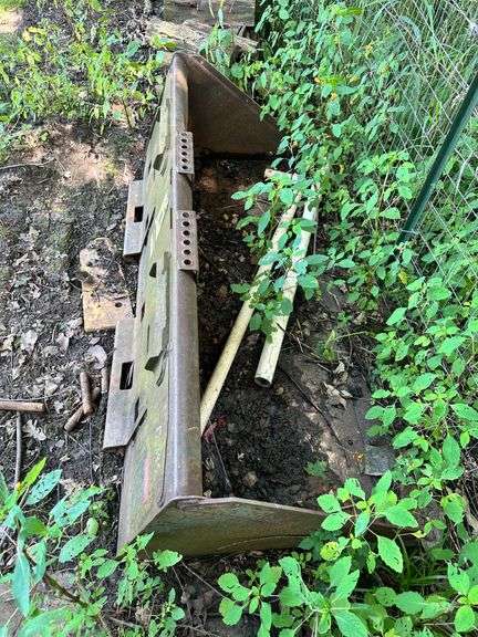 72” Bobcat Loader Bucket - Auction Ohio