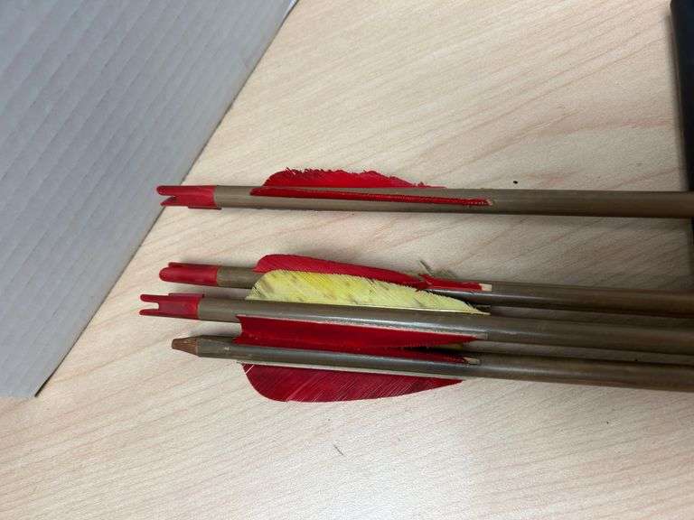 Vintage Bear Archery Arrows with Quiver - Auction Ohio