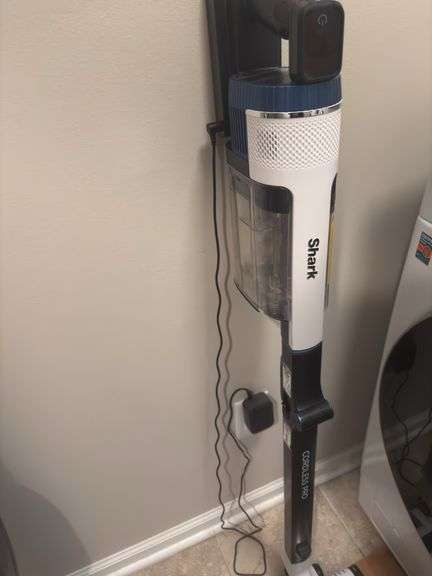 Shark Cordless Pro - Auction Ohio