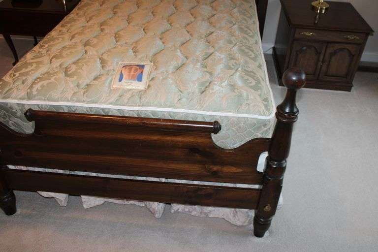 Knotty Pine Bed - Auction Ohio