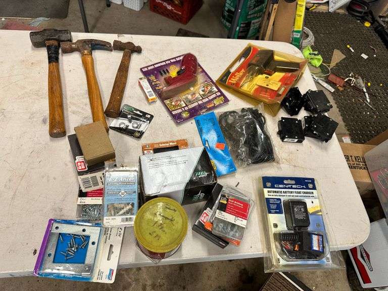 Mixed Lot of Hand Tools & Hardware Items - Auction Ohio