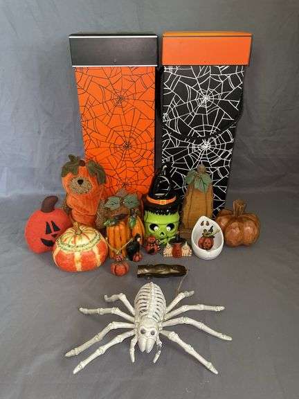 Halloween Décor - Auction Ohio