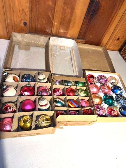Vintage, Shiny Brite ornaments - Auction Ohio