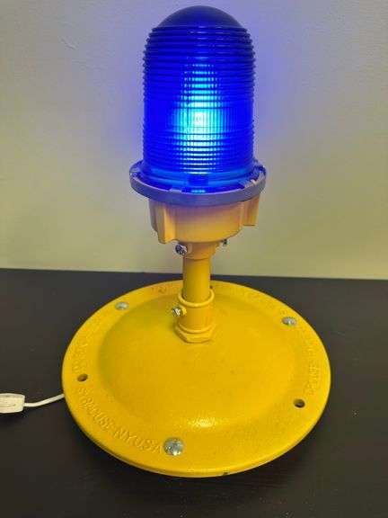 Blue Beacon Light – Cast Base – Syracuse, NY - Auction Ohio