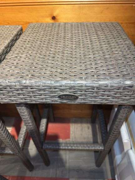 Outdoor all-weather stools - Auction Ohio