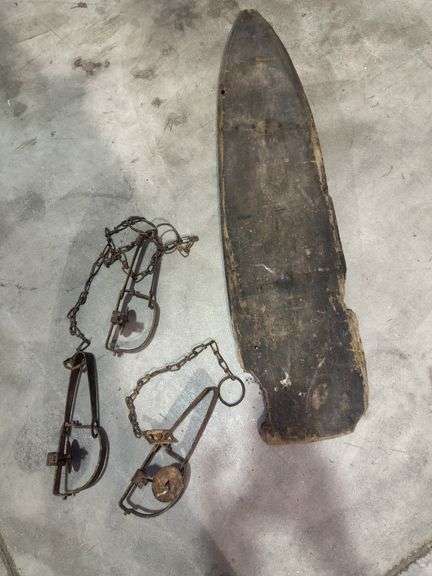 Antique animal traps - Auction Ohio
