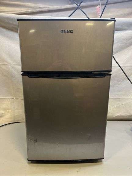 Galanz Mini Fridge With Freezer – Manufactured March 2019 - Auction Ohio