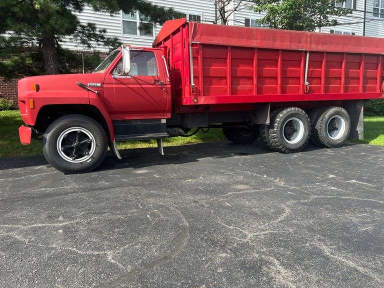 84 Ford Grain Truck - Auction Ohio
