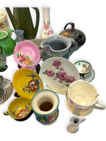 CERAMIC TABLEWARE AND DECORATIVE ITEMS. - Auction Ohio