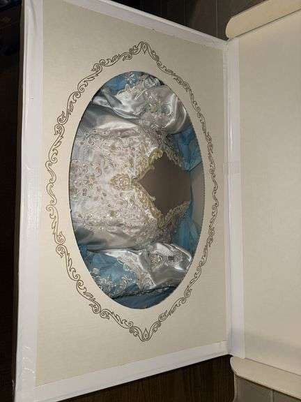 Wedding dress - Auction Ohio