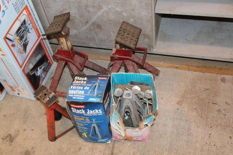 Stack Jacks - Auction Ohio