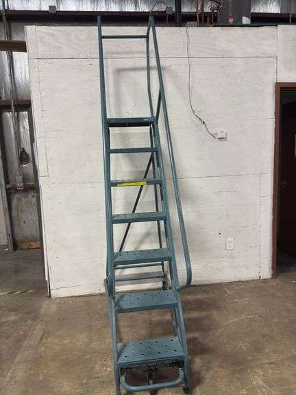Rolling Step Ladder - Auction Ohio