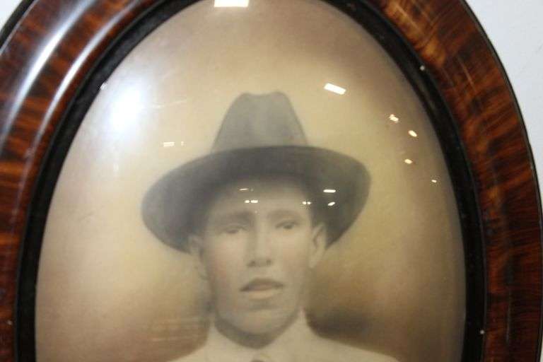 Antique Oval Portrait - Auction Ohio