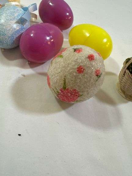 Easter Decorations - Auction Ohio