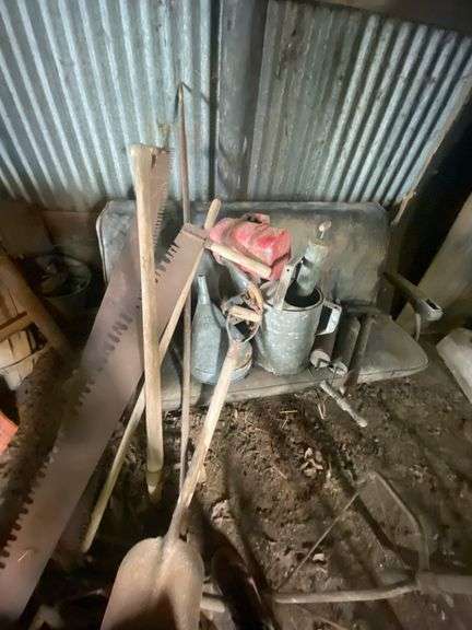 Assorted Hand Tools - Auction Ohio