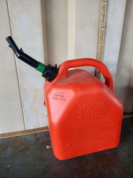 5 Gallon Plastic Gas Can - Auction Ohio