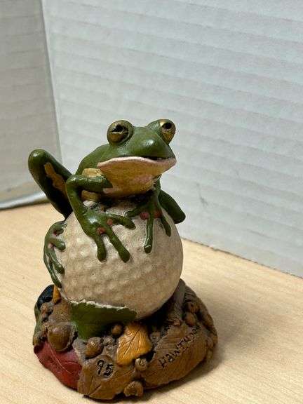 Tom Clark Cairn Studio Figurine – Frog on Golf Ball (1995) - Auction Ohio