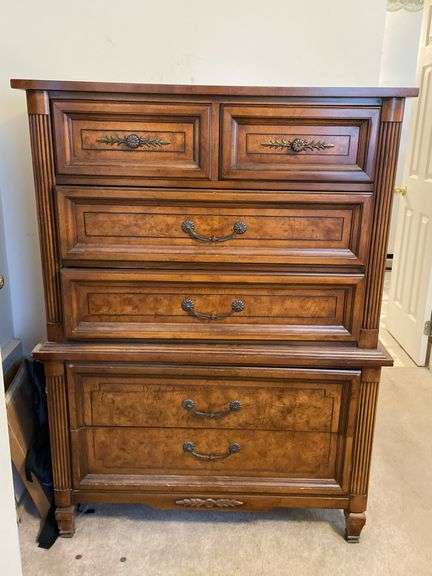 Dixie Chest Of Drawers - Auction Ohio