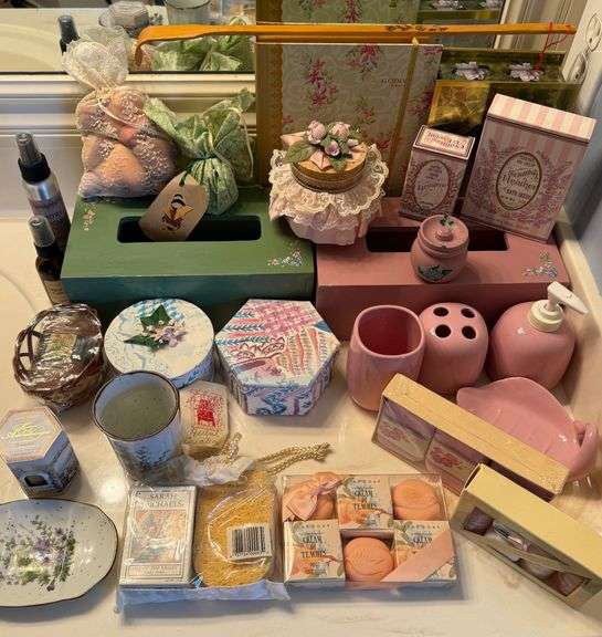 Bathroom Décor - Auction Ohio