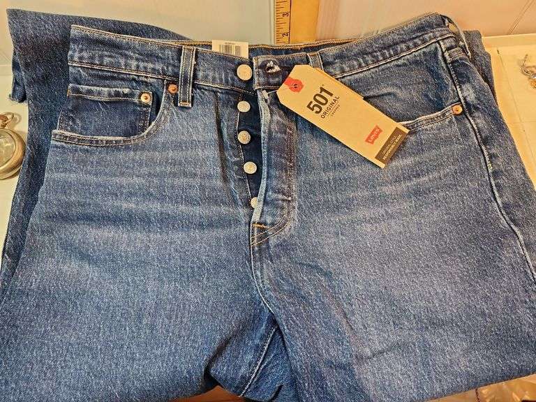 New Levi 501 Original Cropped 30X26 Jeans - Auction Ohio