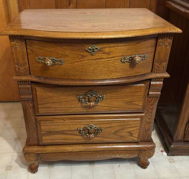Night Stand - Auction Ohio