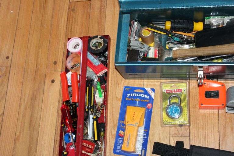 Blue Metal Toolbox & Contents - Auction Ohio