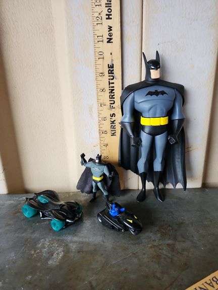 10" Batman Does Have Damage And More - Auction Ohio