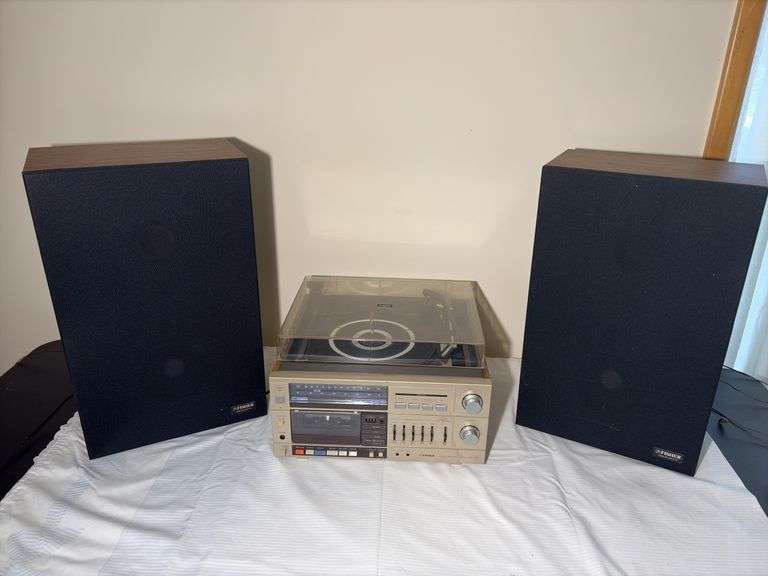 Fisher Audio Component System MC720 with Fisher Speakers - Auction Ohio