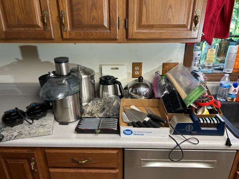 Kitchen Clean Out Lot - Auction Ohio