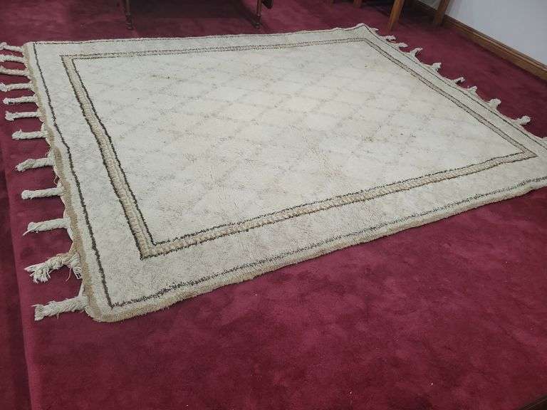Vintage Real Wool Rug - Auction Ohio