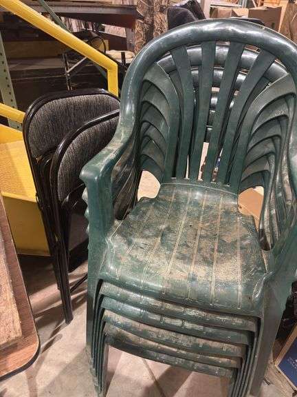 Stacking outdoor chairs, folding chairs - Auction Ohio