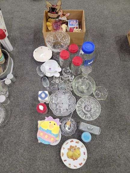 Easter Decor - Auction Ohio