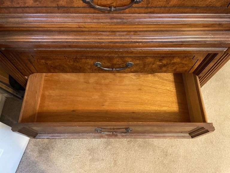 Dixie Chest Of Drawers - Auction Ohio