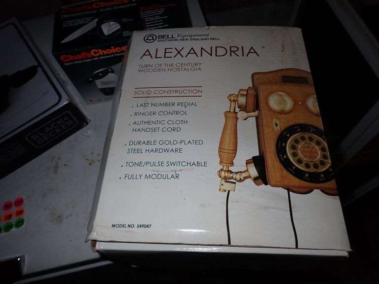 Bell Equipment - Alexandria Wall phone - in original box - Auction Ohio