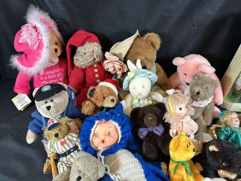 Dolls and Stuffies - Auction Ohio