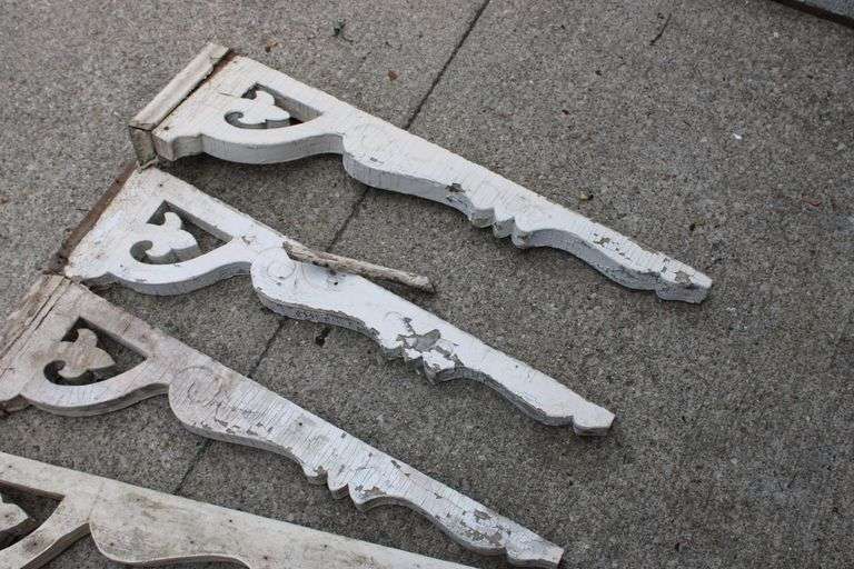 Antique Victorian Cornices - Auction Ohio