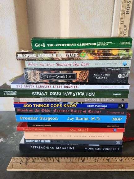 15 Assorted Paperback Novels/Books - Auction Ohio