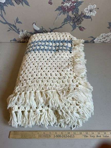 Vintage Throw Size Afghan - Auction Ohio
