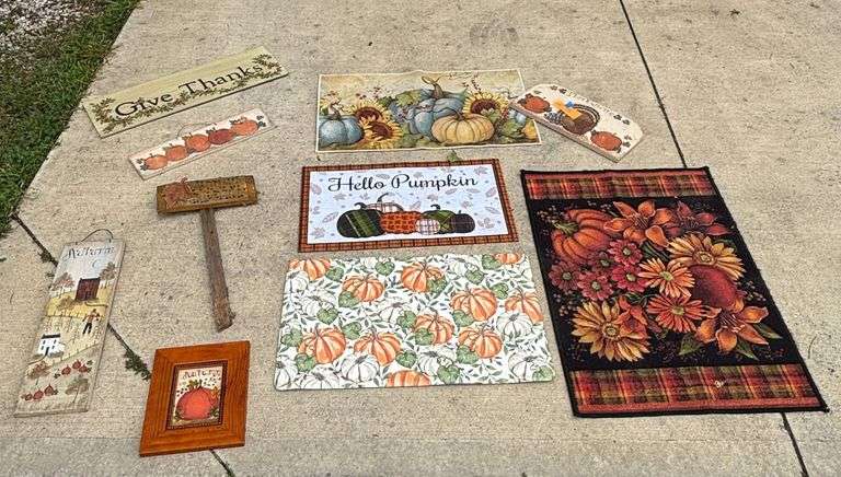 Fall and Thanksgiving-Themed Decorative Items - Auction Ohio