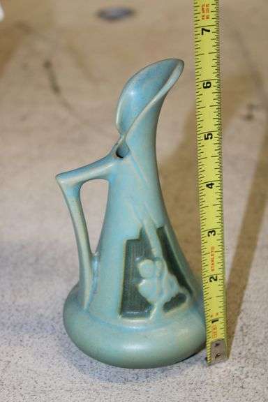 Roseville Pottery Pitcher - Auction Ohio