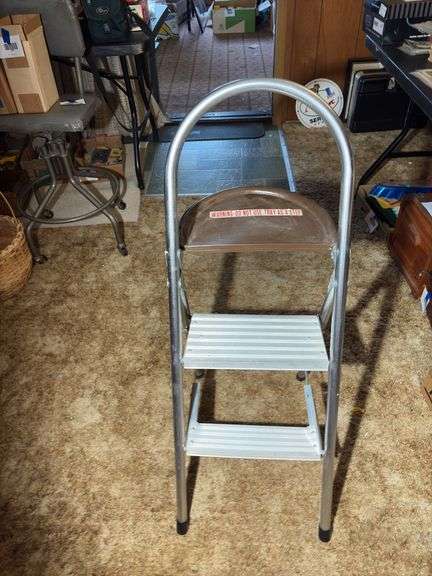 Small Aluminum Step Ladder - Auction Ohio
