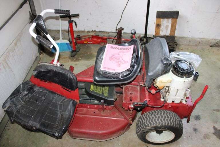 Snapper Riding Mower - Auction Ohio